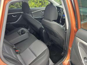 Orange Hyundai i30 2017 in Vilnius, with an engine capacity of 1.59 L and mileage of 240 thousand km for 5500 €, photo 19 on AUTOMOTO.COM.LV