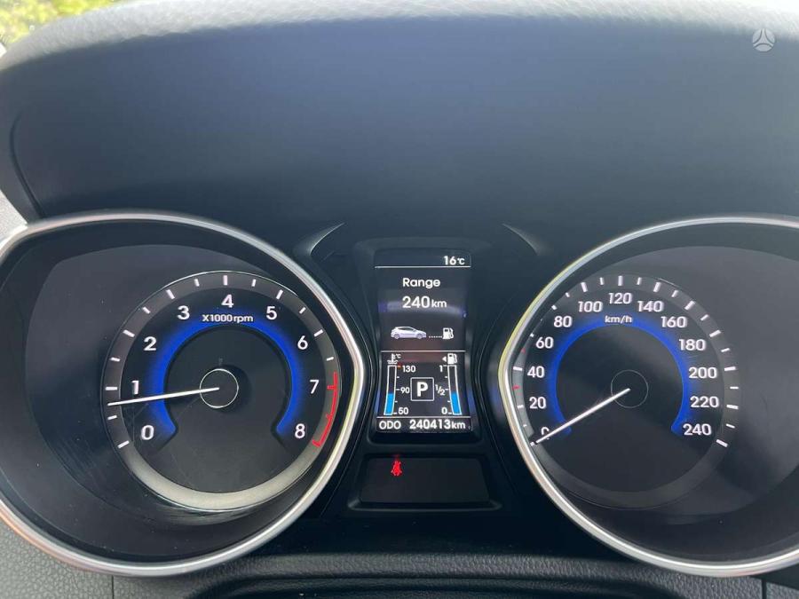 Orange Hyundai i30 2017 in Vilnius, with an engine capacity of 1.59 L and mileage of 240 thousand km for 5500 €, photo 33 on AUTOMOTO.COM.LV