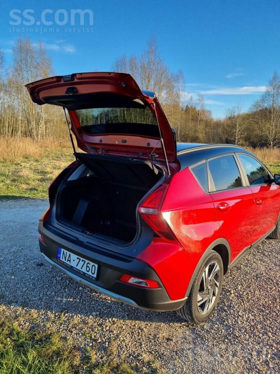 Red Hyundai i30 2021 in Riga, with an engine capacity of 1.00 L and mileage of 135 thousand km for 10600 €, photo 6 on AUTOMOTO.COM.LV