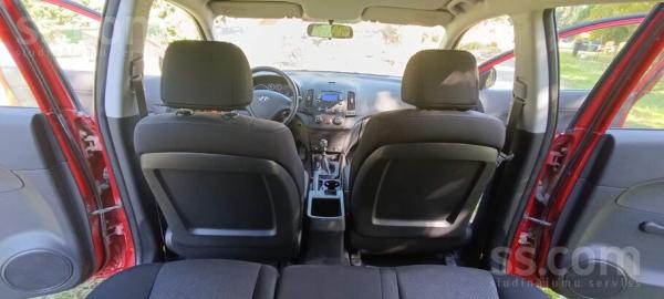 Red Hyundai i30 2007 in Tukums, with an engine capacity of 1.40 L and mileage of 130 thousand km for 1600 €, photo 6 on AUTOMOTO.COM.LV