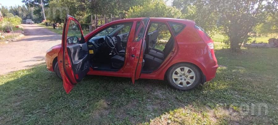 Sarkans Hyundai i30 2007 Tukums, ar dzinēja tilpumu 1.40 L un nobraukumu 130 tūkst. km par 1600 €, foto 12 vietnē AUTOMOTO.COM.LV
