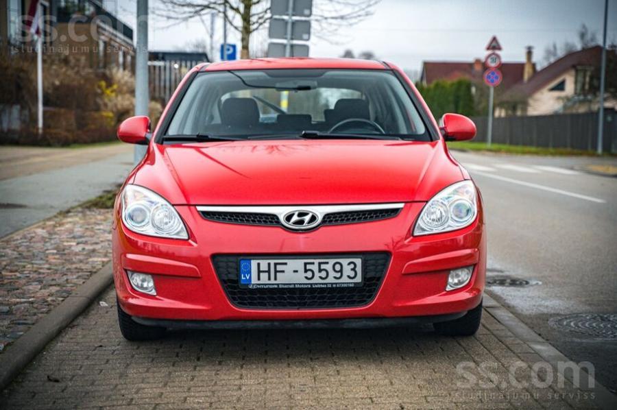 Red Hyundai i30 2008 in Riga, with an engine capacity of 1.60 L and mileage of 0 thousand km for 1590 €, photo 2 on AUTOMOTO.COM.LV