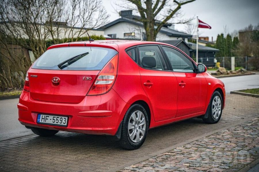 Red Hyundai i30 2008 in Riga, with an engine capacity of 1.60 L and mileage of 0 thousand km for 1590 €, photo 4 on AUTOMOTO.COM.LV