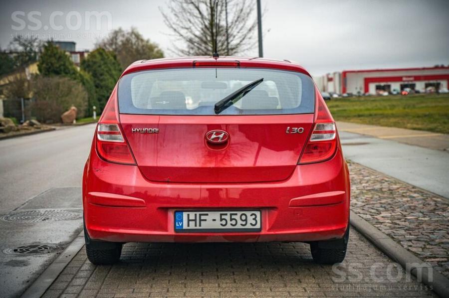 Red Hyundai i30 2008 in Riga, with an engine capacity of 1.60 L and mileage of 0 thousand km for 1590 €, photo 5 on AUTOMOTO.COM.LV