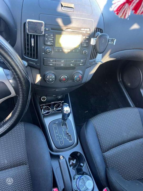 Красный Хендай i30 2008 в Мариямполе, объемом двигателя 1.59 л и пробегом 200 тыс. км за 1999 €, фото 2 на AUTOMOTO.COM.LV