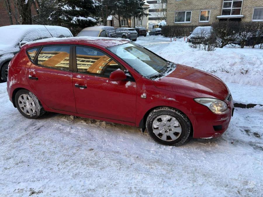 Sarkans Hyundai i30 2008 Kauņa, ar dzinēja tilpumu 1.40 L un nobraukumu 127 tūkst. km par 2500 €, foto 6 vietnē AUTOMOTO.COM.LV