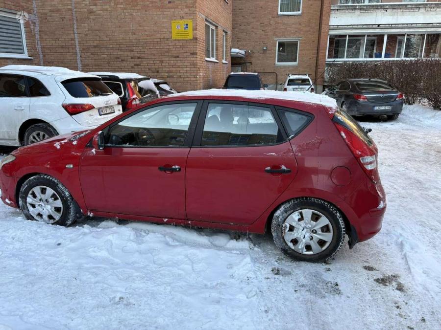 Sarkans Hyundai i30 2008 Kauņa, ar dzinēja tilpumu 1.40 L un nobraukumu 127 tūkst. km par 2500 €, foto 10 vietnē AUTOMOTO.COM.LV