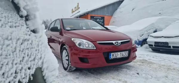 Красный Хендай i30 2008 в Валмиера, объемом двигателя 1.60 л и пробегом 266 тыс. км за 2400 €, фото 1 на AUTOMOTO.COM.LV