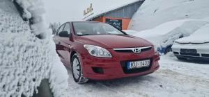 Red Hyundai i30 2008 in Valmiera, with an engine capacity of 1.60 L and mileage of 266 thousand km for 2400 €, photo  on AUTOMOTO.COM.LV