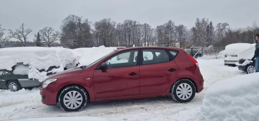 Sarkans Hyundai i30 2008 Valmiera, ar dzinēja tilpumu 1.60 L un nobraukumu 266 tūkst. km par 2400 €, foto 7 vietnē AUTOMOTO.COM.LV