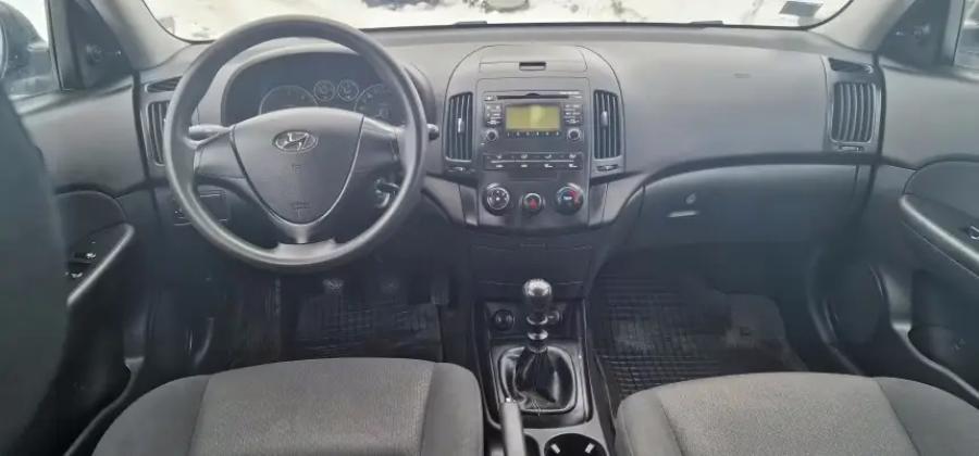 Sarkans Hyundai i30 2008 Valmiera, ar dzinēja tilpumu 1.60 L un nobraukumu 266 tūkst. km par 2400 €, foto 10 vietnē AUTOMOTO.COM.LV