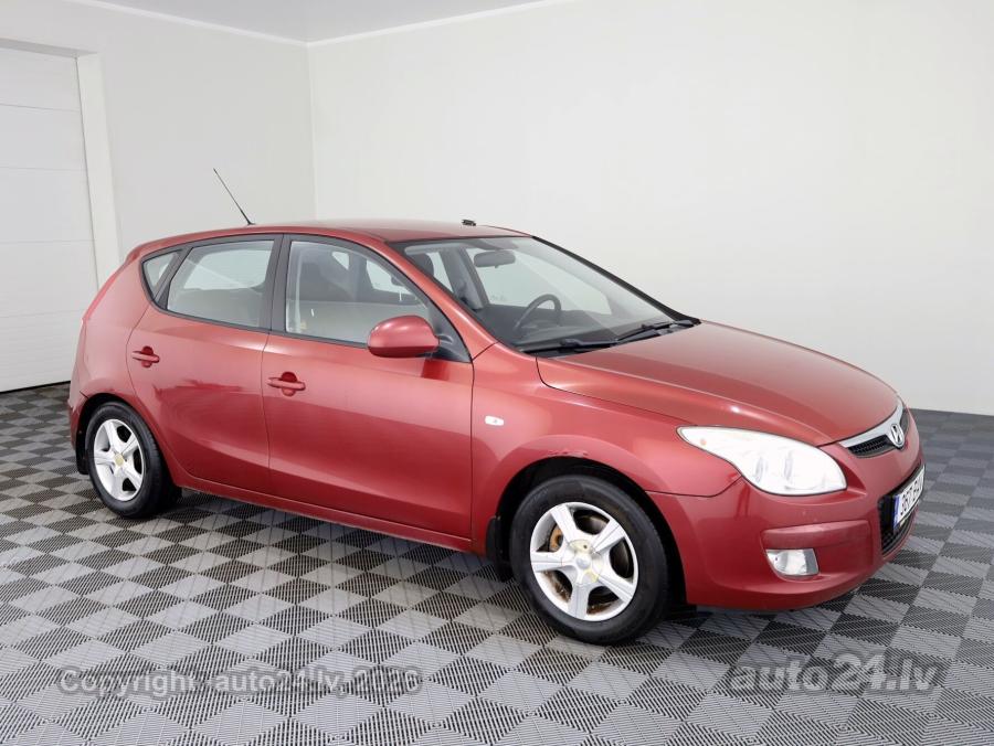 Red Hyundai i30 2008 in Tallinn, with an engine capacity of 1.60 L and mileage of 249 thousand km for 1199 €, photo 1 on AUTOMOTO.COM.LV