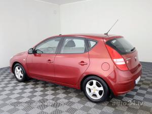 Red Hyundai i30 2008 in Tallinn, with an engine capacity of 1.60 L and mileage of 249 thousand km for 1199 €, photo 5 on AUTOMOTO.COM.LV