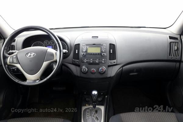 Hyundai i30 2008 Tallina vietnē Sarkans Hyundai i30 2008 Tallina, ar dzinēja tilpumu 1.60 L un nobraukumu 249 tūkst. km par 1199 €, foto 6 vietnē AUTOMOTO.COM.LV