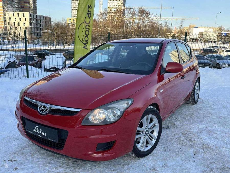 Sarkans Hyundai i30 2009 Viļņa, ar dzinēja tilpumu 1.40 L un nobraukumu 194 tūkst. km par 2200 €, foto 2 vietnē AUTOMOTO.COM.LV