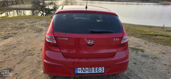 Sarkans Hyundai i30 2009 Jurbarkas, ar dzinēja tilpumu 1.60 L un nobraukumu 222 tūkst. km par 1900 €, foto 2 vietnē AUTOMOTO.COM.LV