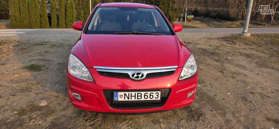Sarkans Hyundai i30 2009 Jurbarkas, ar dzinēja tilpumu 1.60 L un nobraukumu 222 tūkst. km par 1900 €, foto 5 vietnē AUTOMOTO.COM.LV