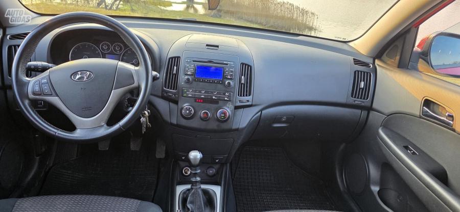 Sarkans Hyundai i30 2009 Jurbarkas, ar dzinēja tilpumu 1.60 L un nobraukumu 222 tūkst. km par 1900 €, foto 9 vietnē AUTOMOTO.COM.LV
