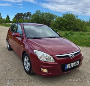 Red Hyundai i30 2009 in Tallinn, with an engine capacity of 1.60 L and mileage of 214 thousand km for 2290 €, photo 3 on AUTOMOTO.COM.LV