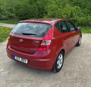 Red Hyundai i30 2009 in Tallinn, with an engine capacity of 1.60 L and mileage of 214 thousand km for 2290 €, photo 5 on AUTOMOTO.COM.LV