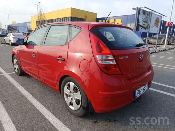Sarkans Hyundai i30 2009 Rīga, ar dzinēja tilpumu 1.40 L un nobraukumu 189 tūkst. km par 1800 €, foto 3 vietnē AUTOMOTO.COM.LV