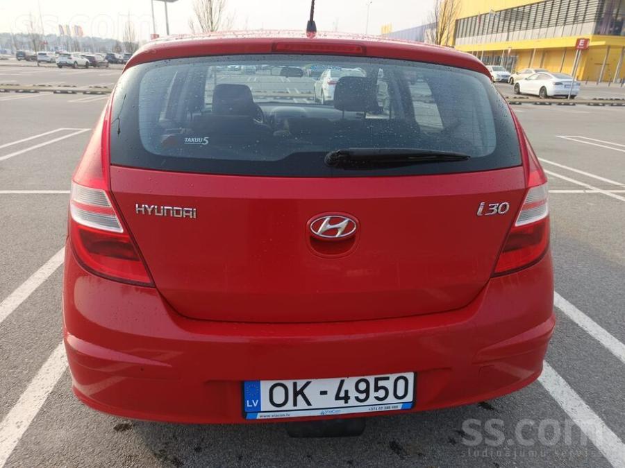Sarkans Hyundai i30 2009 Rīga, ar dzinēja tilpumu 1.40 L un nobraukumu 189 tūkst. km par 1800 €, foto 5 vietnē AUTOMOTO.COM.LV