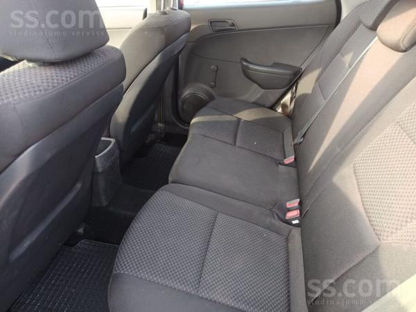 Sarkans Hyundai i30 2009 Rīga, ar dzinēja tilpumu 1.40 L un nobraukumu 189 tūkst. km par 1800 €, foto 10 vietnē AUTOMOTO.COM.LV