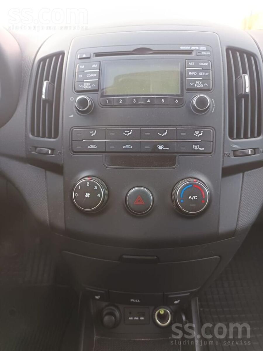 Sarkans Hyundai i30 2009 Rīga, ar dzinēja tilpumu 1.40 L un nobraukumu 189 tūkst. km par 1800 €, foto 12 vietnē AUTOMOTO.COM.LV