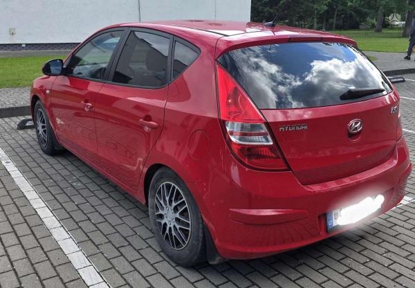 Sarkans Hyundai i30 2009 Jurbarkas, ar dzinēja tilpumu 1.59 L un nobraukumu 222 tūkst. km par 1250 €, foto 5 vietnē AUTOMOTO.COM.LV