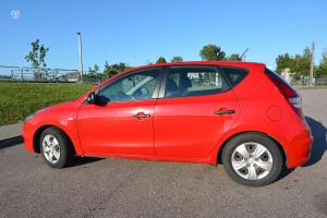 Red Hyundai i30 2009 in Moletai, with an engine capacity of 1.40 L and mileage of 204 thousand km for 1950 €, photo  on AUTOMOTO.COM.LV
