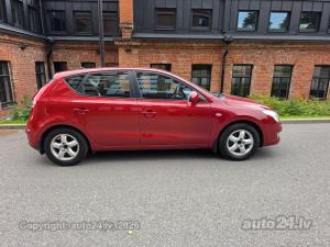 Red Hyundai i30 2009 in Tallinn, with an engine capacity of 1.60 L and mileage of 214 thousand km for 2200 €, photo 6 on AUTOMOTO.COM.LV