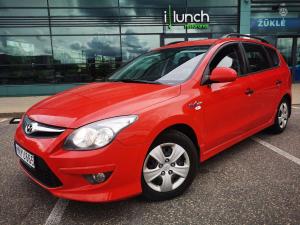 Red Hyundai i30 2010 in Vilnius, with an engine capacity of 1.58 L and mileage of 264 thousand km for 2690 €, photo  on AUTOMOTO.COM.LV