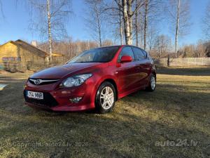 Sarkans Hyundai i30 2011 Tallina, ar dzinēja tilpumu 1.40 L un nobraukumu 291 tūkst. km par 2400 €, foto 3 vietnē AUTOMOTO.COM.LV