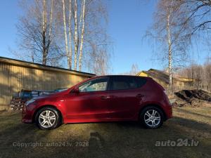 Sarkans Hyundai i30 2011 Tallina, ar dzinēja tilpumu 1.40 L un nobraukumu 291 tūkst. km par 2400 €, foto 4 vietnē AUTOMOTO.COM.LV