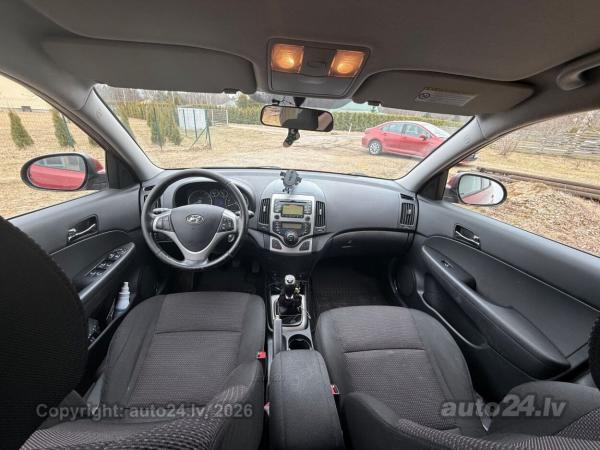 Sarkans Hyundai i30 2011 Tallina, ar dzinēja tilpumu 1.40 L un nobraukumu 291 tūkst. km par 2400 €, foto 6 vietnē AUTOMOTO.COM.LV