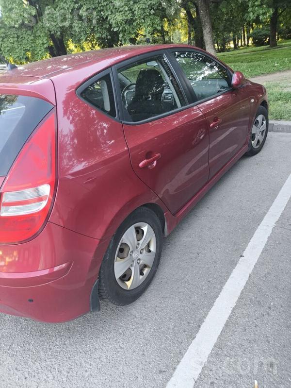 Sarkans Hyundai i30 2011 Rīga, ar dzinēja tilpumu 1.40 L un nobraukumu 263 tūkst. km par 3500 €, foto 4 vietnē AUTOMOTO.COM.LV