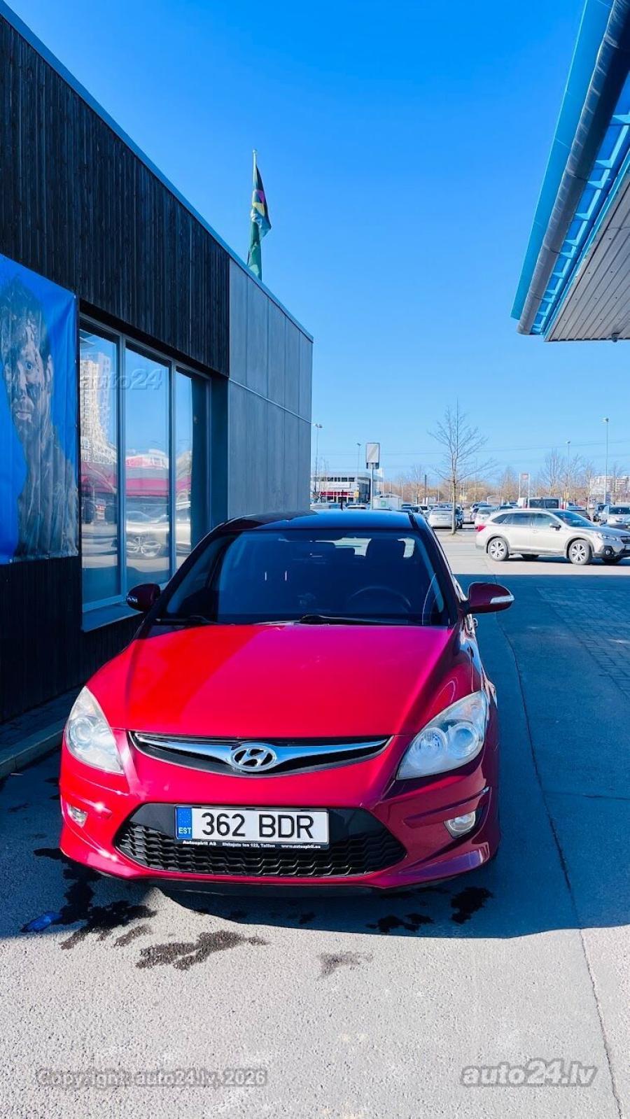 Red Hyundai i30 2011 in Tallinn, with an engine capacity of 1.60 L and mileage of 122 thousand km for 4500 €, photo 1 on AUTOMOTO.COM.LV