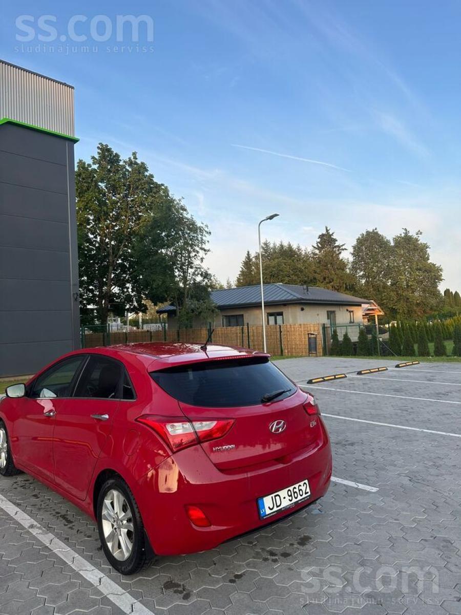 Sarkans Hyundai i30 2013 Rīga, ar dzinēja tilpumu 1.60 L un nobraukumu 222 tūkst. km par 5200 €, foto 2 vietnē AUTOMOTO.COM.LV
