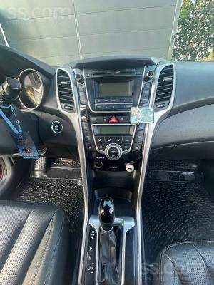Sarkans Hyundai i30 2013 Rīga, ar dzinēja tilpumu 1.60 L un nobraukumu 222 tūkst. km par 5200 €, foto 3 vietnē AUTOMOTO.COM.LV