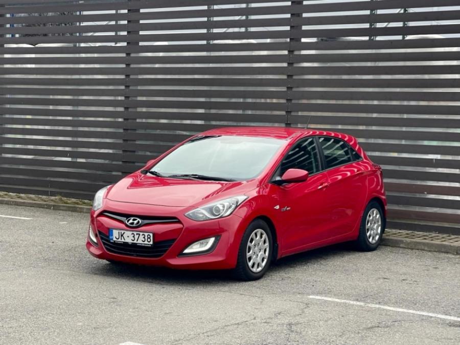 Sarkans Hyundai i30 2013 Rīga, ar dzinēja tilpumu 1.40 L un nobraukumu 0 tūkst. km par 4650 €, foto 1 vietnē AUTOMOTO.COM.LV