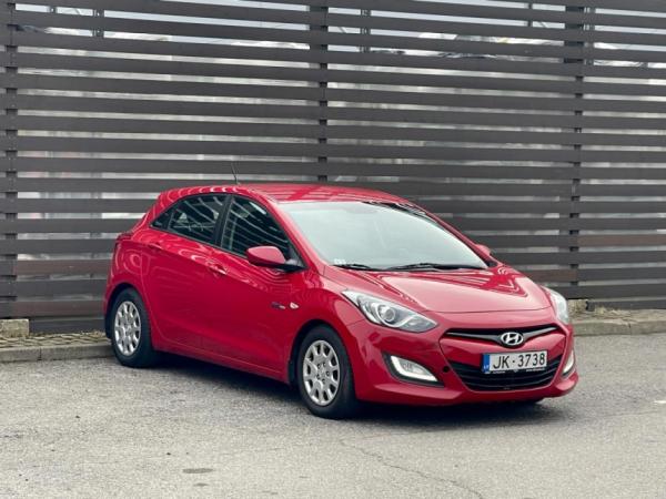 Красный Хендай i30 2013 в Рига, объемом двигателя 1.40 л и пробегом 0 тыс. км за 4650 €, фото 3 на AUTOMOTO.COM.LV