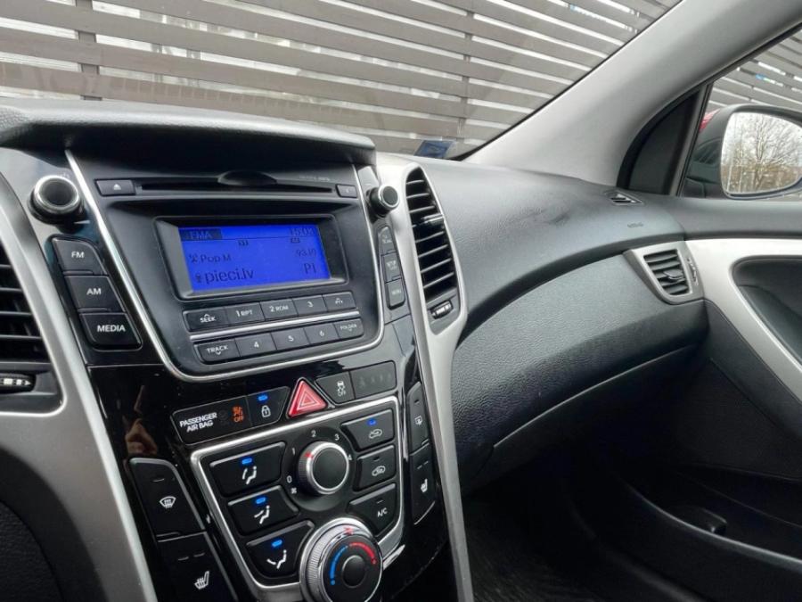 Sarkans Hyundai i30 2013 Rīga, ar dzinēja tilpumu 1.40 L un nobraukumu 0 tūkst. km par 4650 €, foto 11 vietnē AUTOMOTO.COM.LV