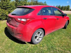 Red Hyundai i30 2013 in Kaunas, with an engine capacity of 1.40 L and mileage of 260 thousand km for 1999 €, photo 8 on AUTOMOTO.COM.LV