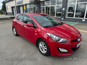 Red Hyundai i30 2013 in Narva, with an engine capacity of 1.40 L and mileage of 152 thousand km for 4790 €, photo  on AUTOMOTO.COM.LV