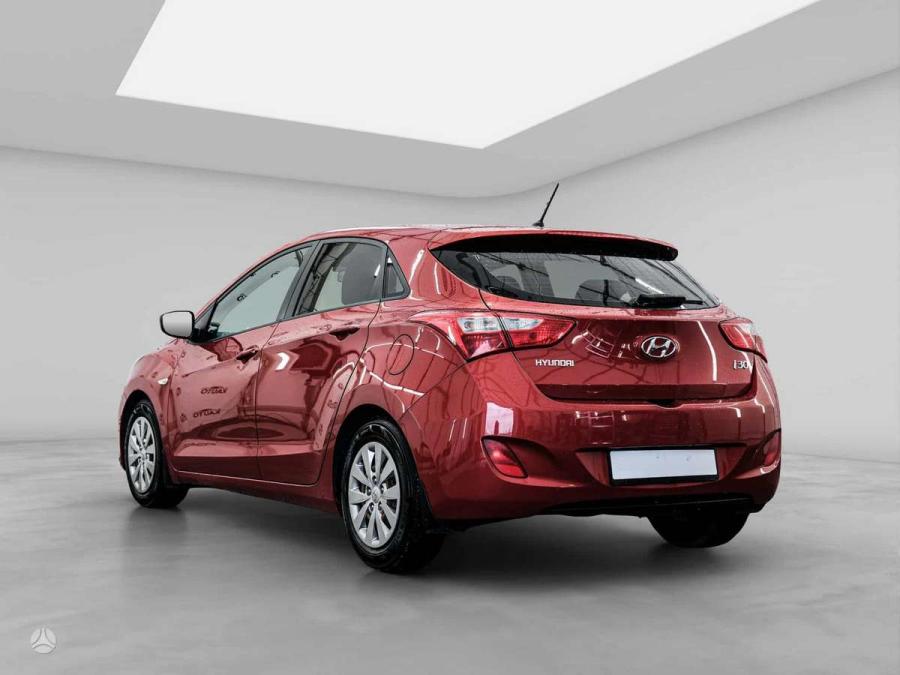 Sarkans Hyundai i30 2015 Kauņa, ar dzinēja tilpumu 1.40 L un nobraukumu 227 tūkst. km par 3900 €, foto 3 vietnē AUTOMOTO.COM.LV