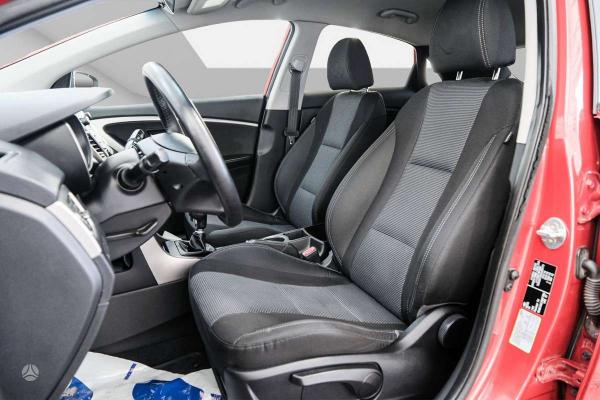 Sarkans Hyundai i30 2015 Kauņa, ar dzinēja tilpumu 1.40 L un nobraukumu 227 tūkst. km par 3900 €, foto 6 vietnē AUTOMOTO.COM.LV