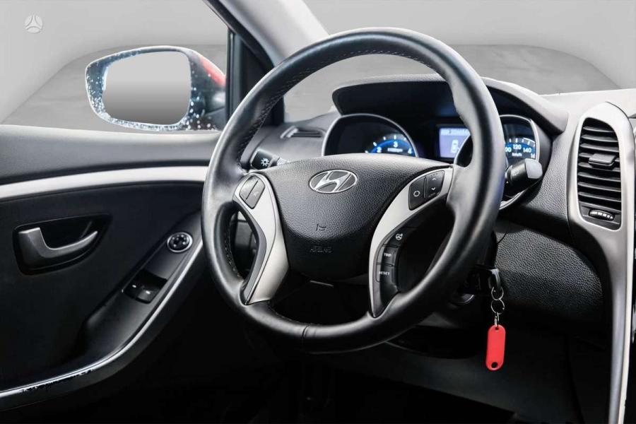 Sarkans Hyundai i30 2015 Kauņa, ar dzinēja tilpumu 1.40 L un nobraukumu 227 tūkst. km par 3900 €, foto 7 vietnē AUTOMOTO.COM.LV