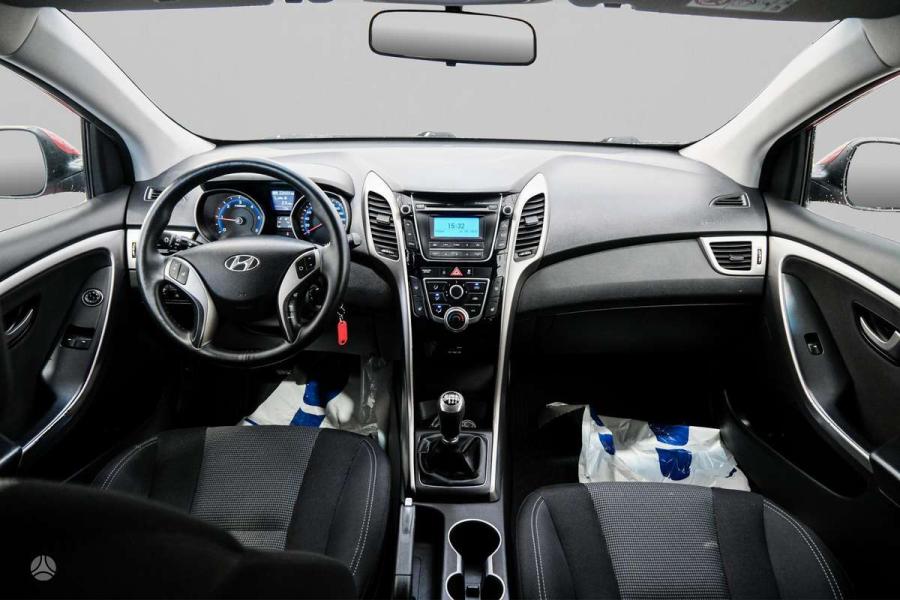 Sarkans Hyundai i30 2015 Kauņa, ar dzinēja tilpumu 1.40 L un nobraukumu 227 tūkst. km par 3900 €, foto 10 vietnē AUTOMOTO.COM.LV