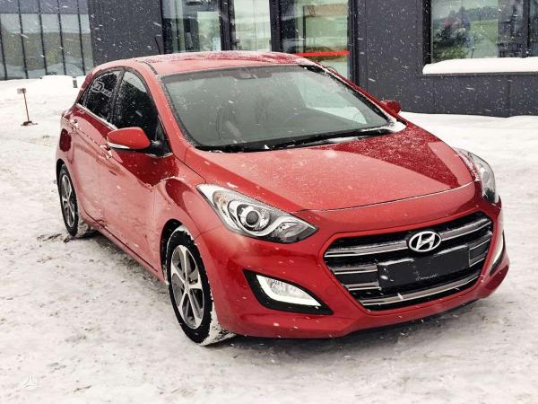 Red Hyundai i30 2016 in Siauliai, with an engine capacity of 1.58 L and mileage of 203 thousand km for 5600 €, photo 1 on AUTOMOTO.COM.LV
