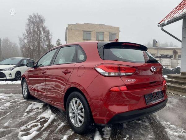 Red Hyundai i30 2017 in Radviliskis, with an engine capacity of 1.00 L and mileage of 146 thousand km for 7550 €, photo 4 on AUTOMOTO.COM.LV